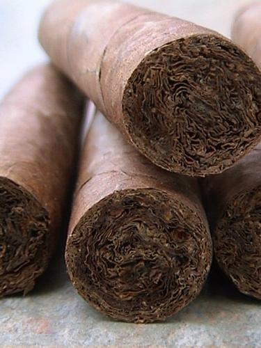 Smoking a cigar and fainting afterwards.... / myLot