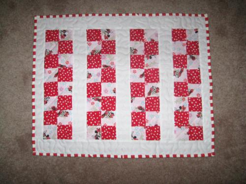 Doll size Minnie Mouse quilt... / myLot