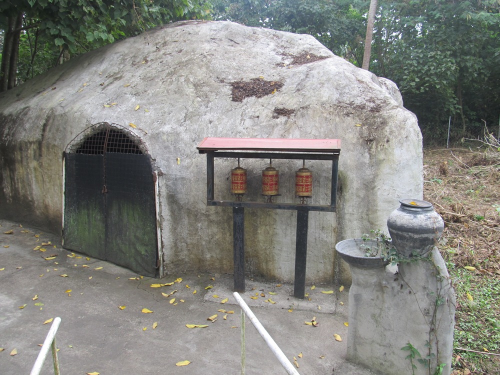 The man-made cave / myLot