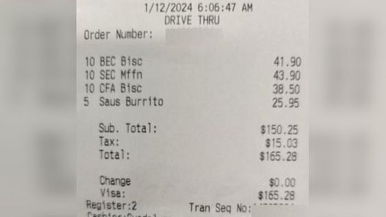 A stranger pays a breakfast bill for police officers in Virginia / myLot