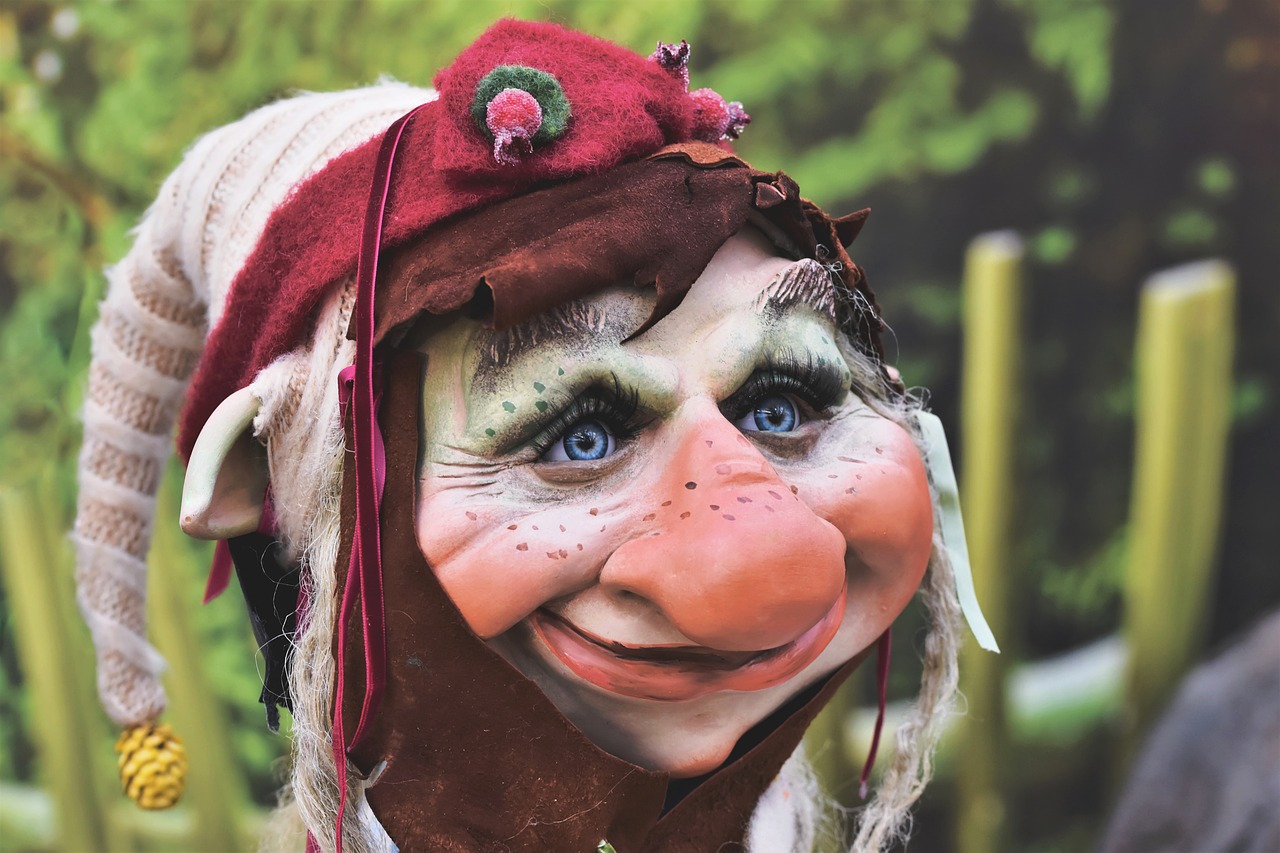 There is an evil elf inside my computer. / myLot